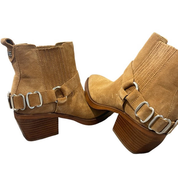 Sam Edelman | Shoes | New Sam Edelman Bellamie Tan Suede Bootie 7 ...